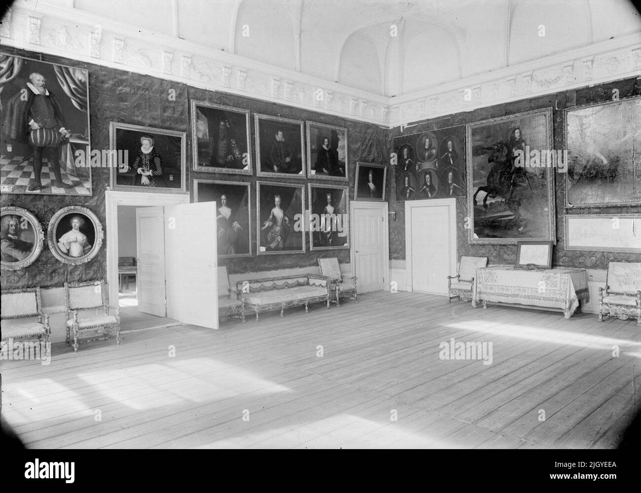 Riddarsalen, Salsta Castle, Lena parish, Uppsala 1897. Riddarsalen ...