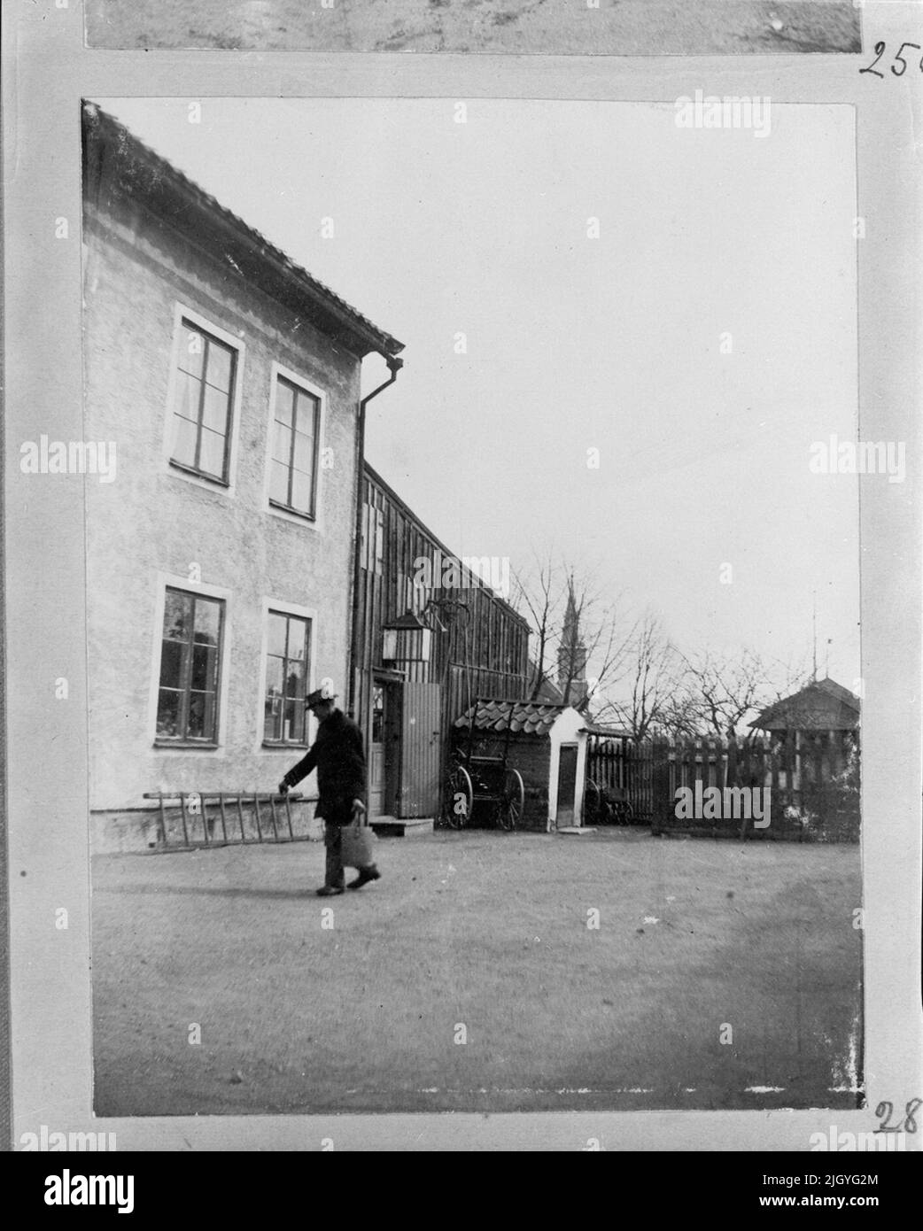 Krutgubben Eklund, neighborhood Edda, Svartbäcksgatan 37, Uppsala 1900 ...