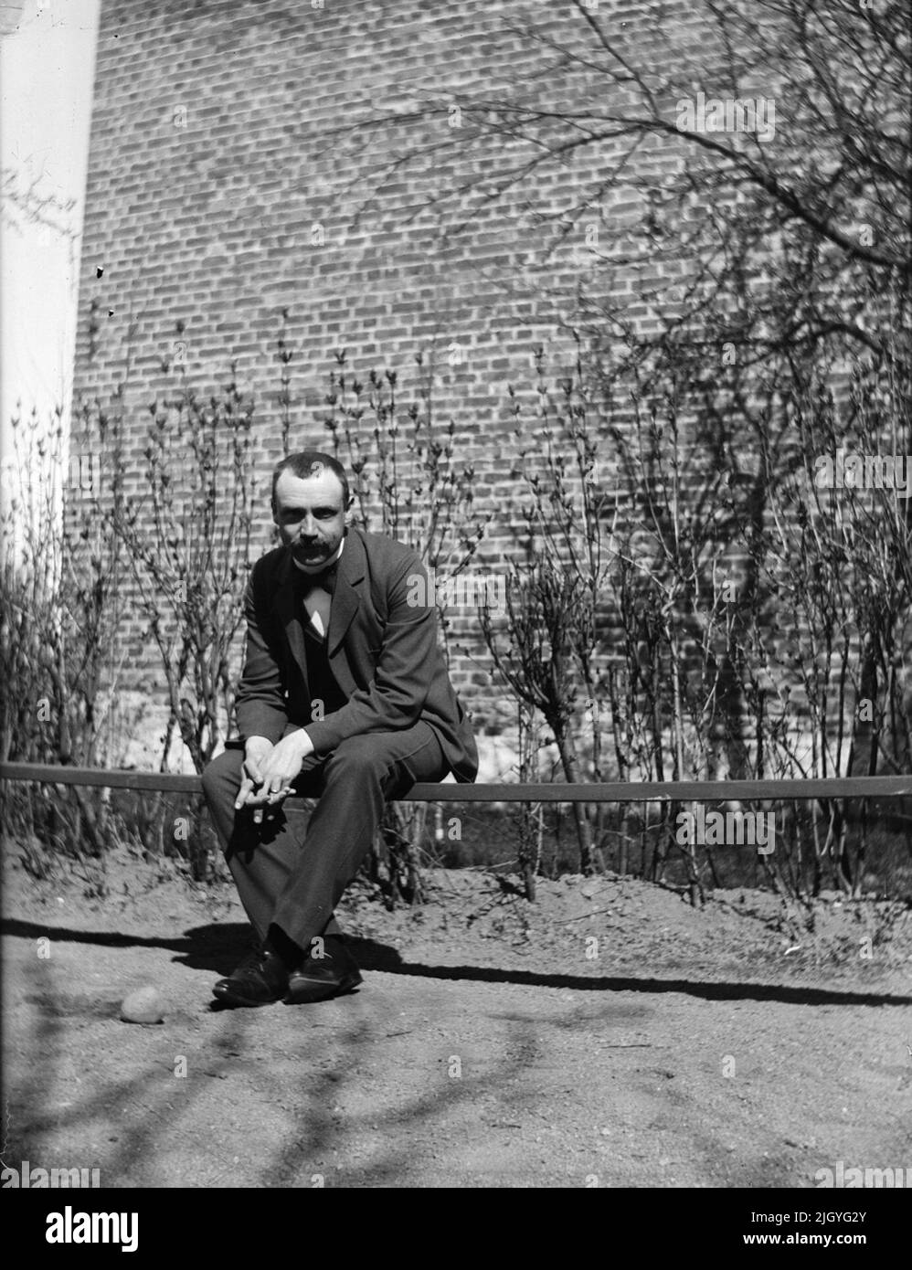 Ruben Liljefors, neighborhood Edda, Svartbäcksgatan 37, Uppsala 1900 ...