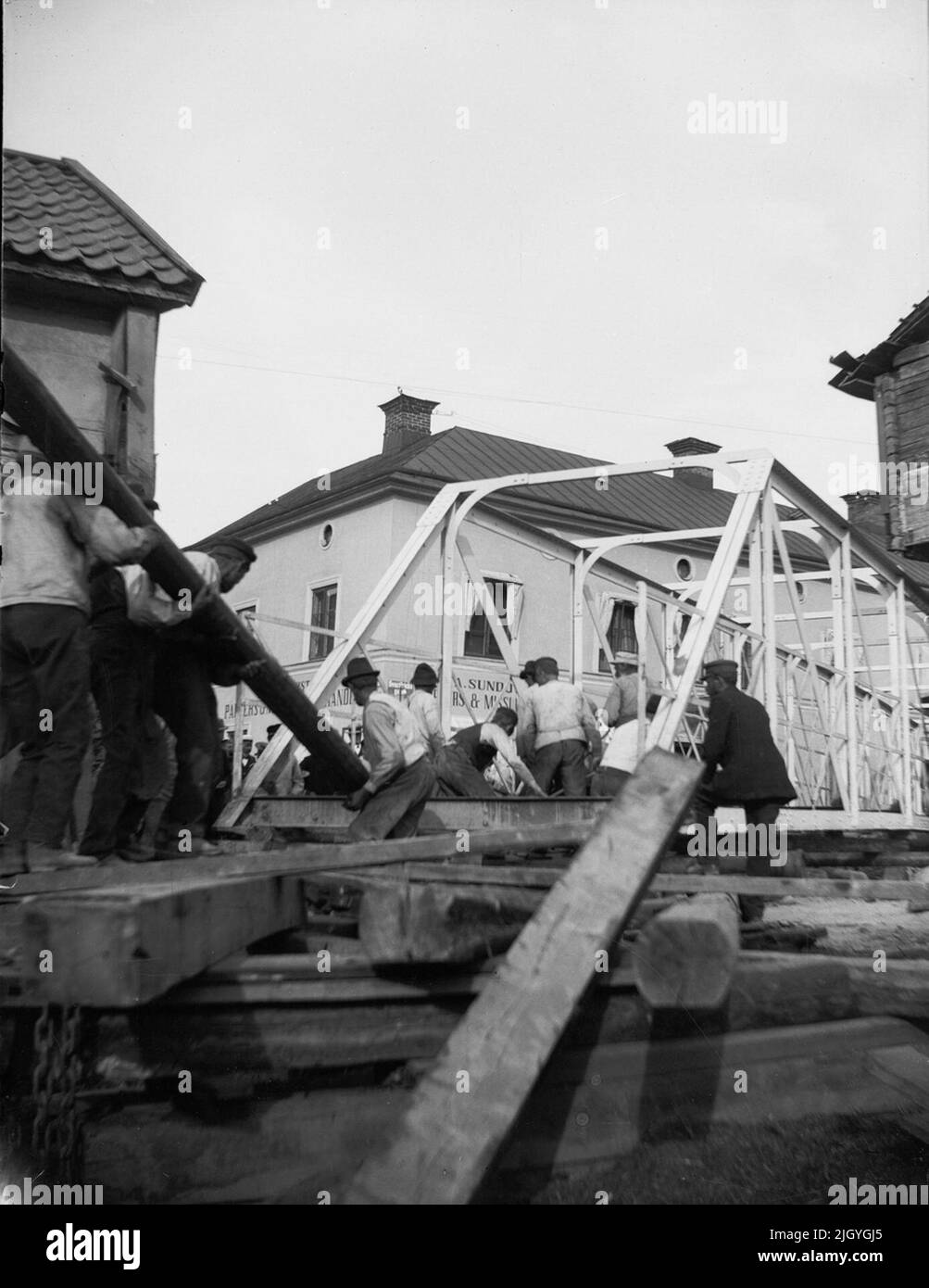 The bridge at Skolgatan while moving to Odensgatan, Uppsala in 1901 ...