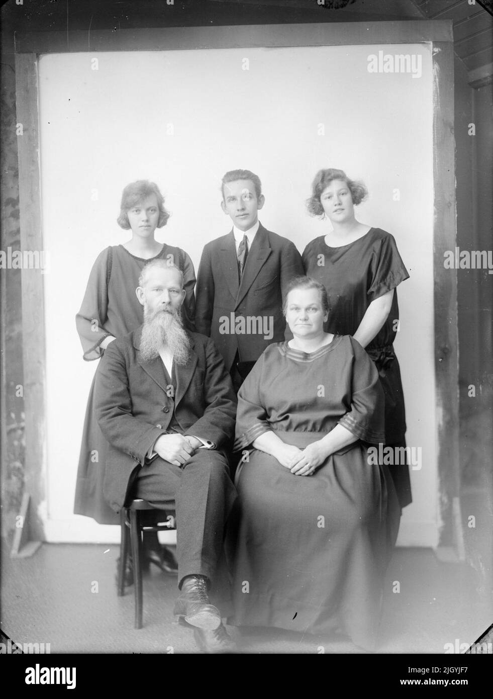 Family portrait, Östhammar, Uppland. Family Portrait, Östhammar ...