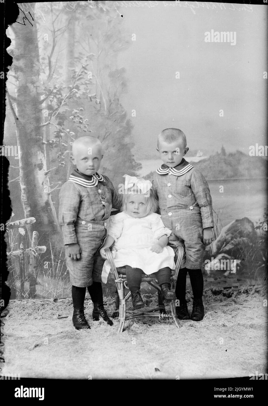 Children's portrait - Three children, Östhammar, Uppland 1919 ...