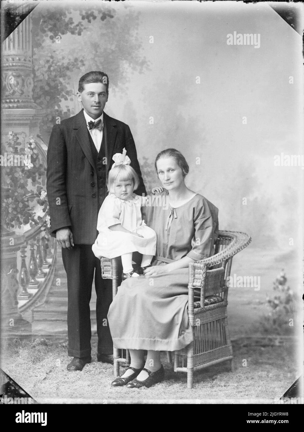 Group portrait - Family, Östhammar, Uppland. Historical event, name ...