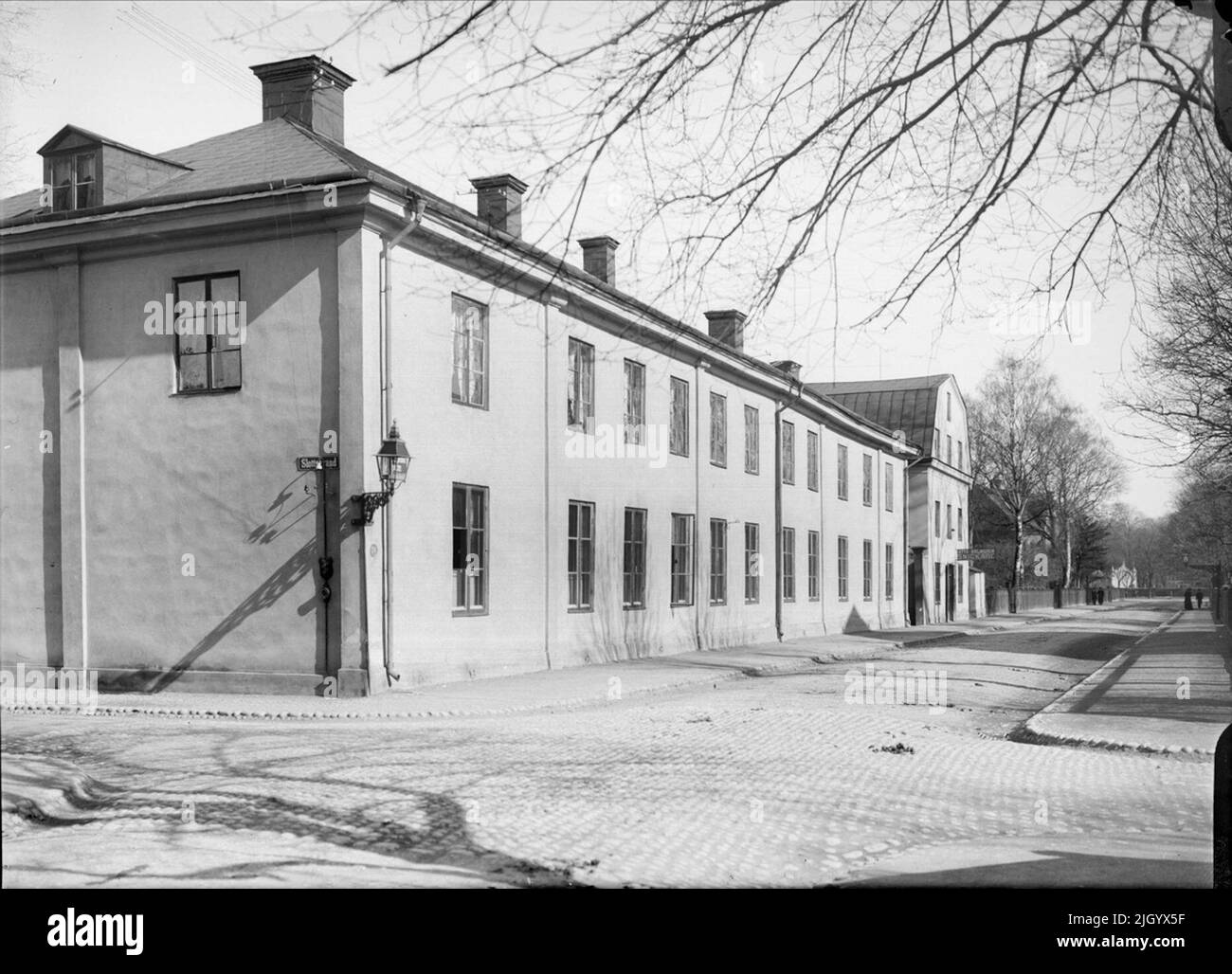 Trädgårdsgatan from Slottsgränd, Fjärdingen, Uppsala 1901 - 1902. Otto ...