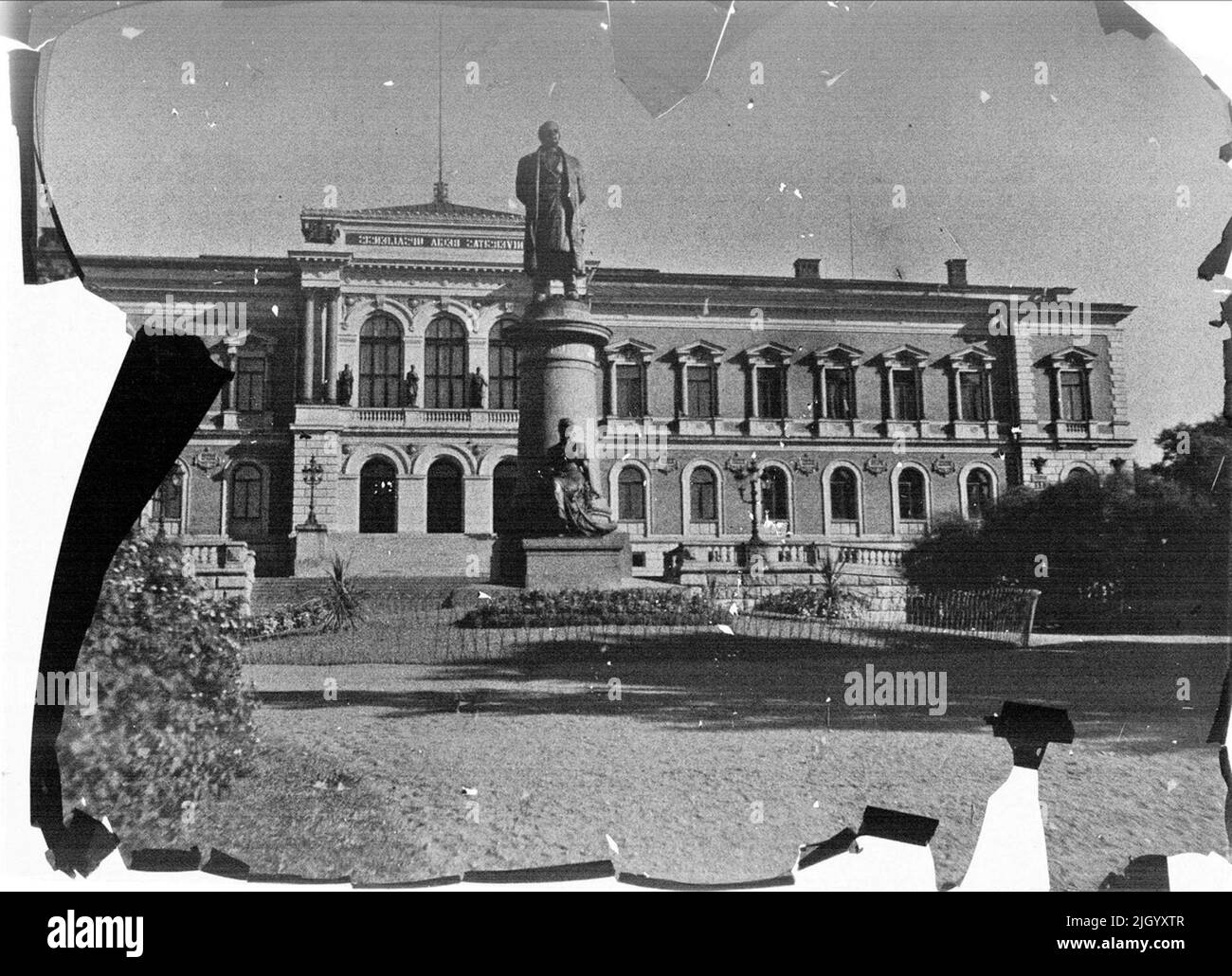 The University House with John Börjeson's statue by Erik Gustaf Geijer ...