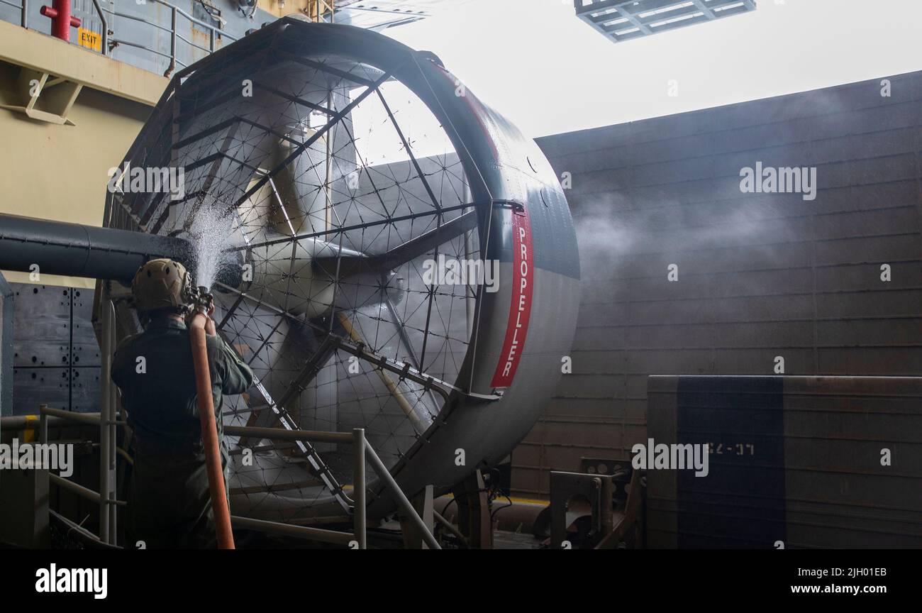 220708-N-XK047-1304 PACIFIC OCEAN (July 8, 2022) – Aviation Boatswain’s ...