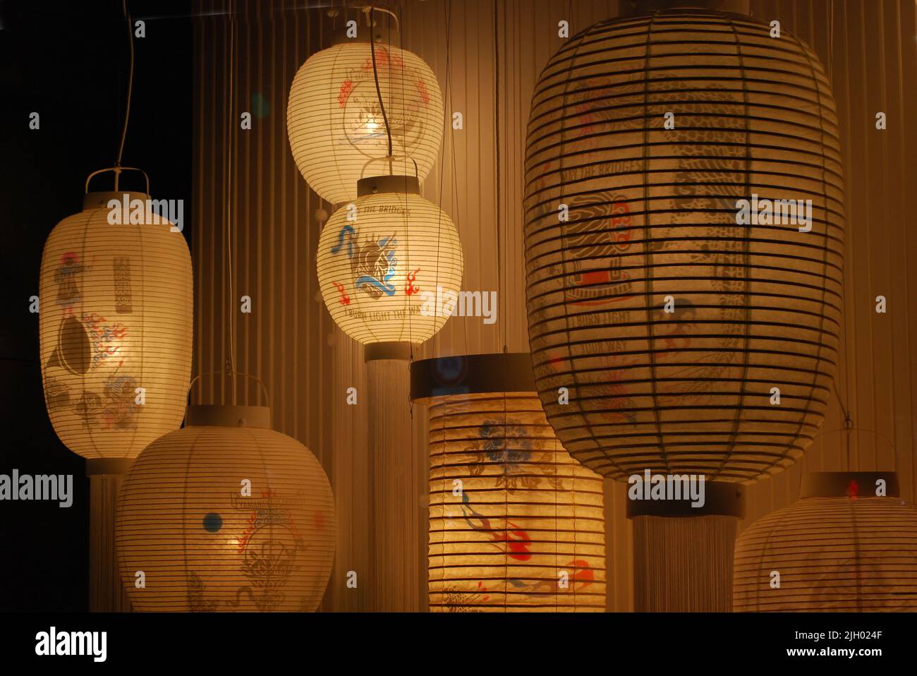 Tokyo decor hi-res stock photography and images - Alamy