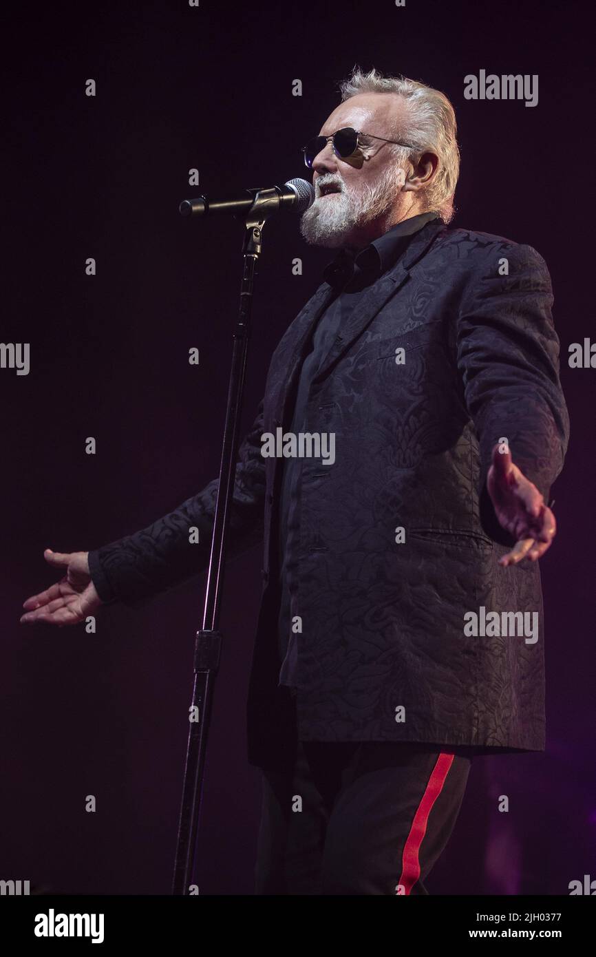 Roger taylor queen solo hi-res stock photography and images - Alamy