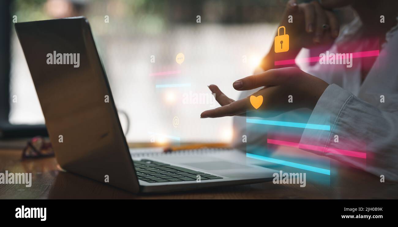Social media visual hi-res stock photography and images - Alamy