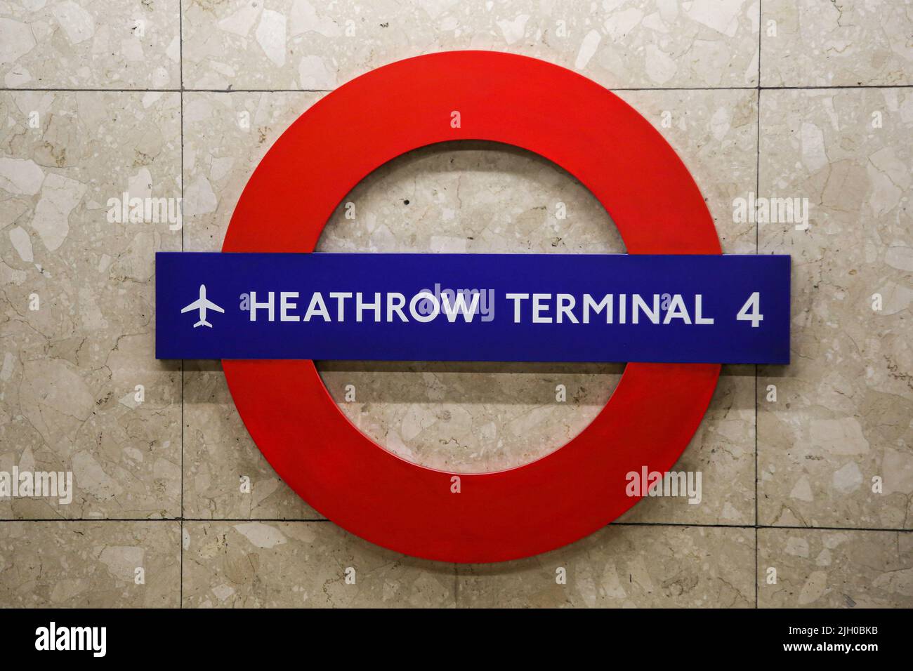 Terminal 4 sign hi-res stock photography and images - Alamy