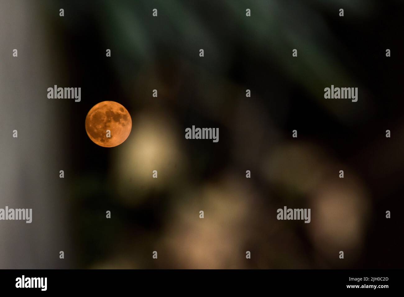 Srinagar, India. 13th July, 2022. The biggest and brightest super Buck ...