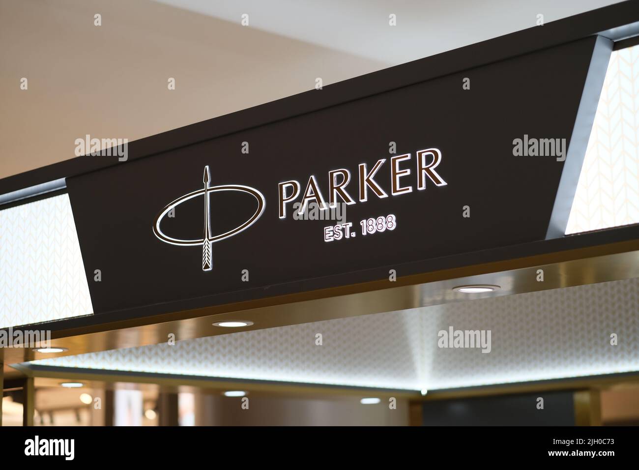 Shanghai,China-July 2nd 2022: close up Parker Pen Company logo. Luxury ...