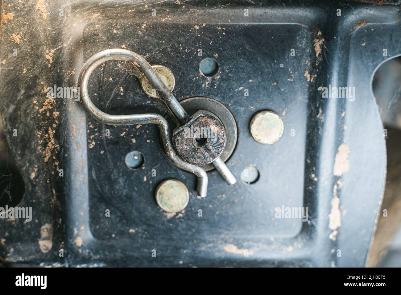 Spring cotter pin hi-res stock photography and images - Alamy