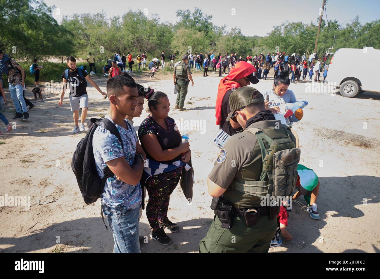 Eagle Pass, Texas, USA. 13th July, 2022. A Border Patrol agent notes ...