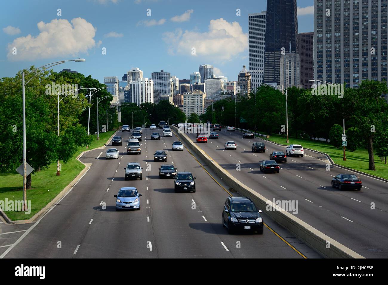 A busy urban freeway in downtown Chicago, Illinois Stock Photo - Alamy