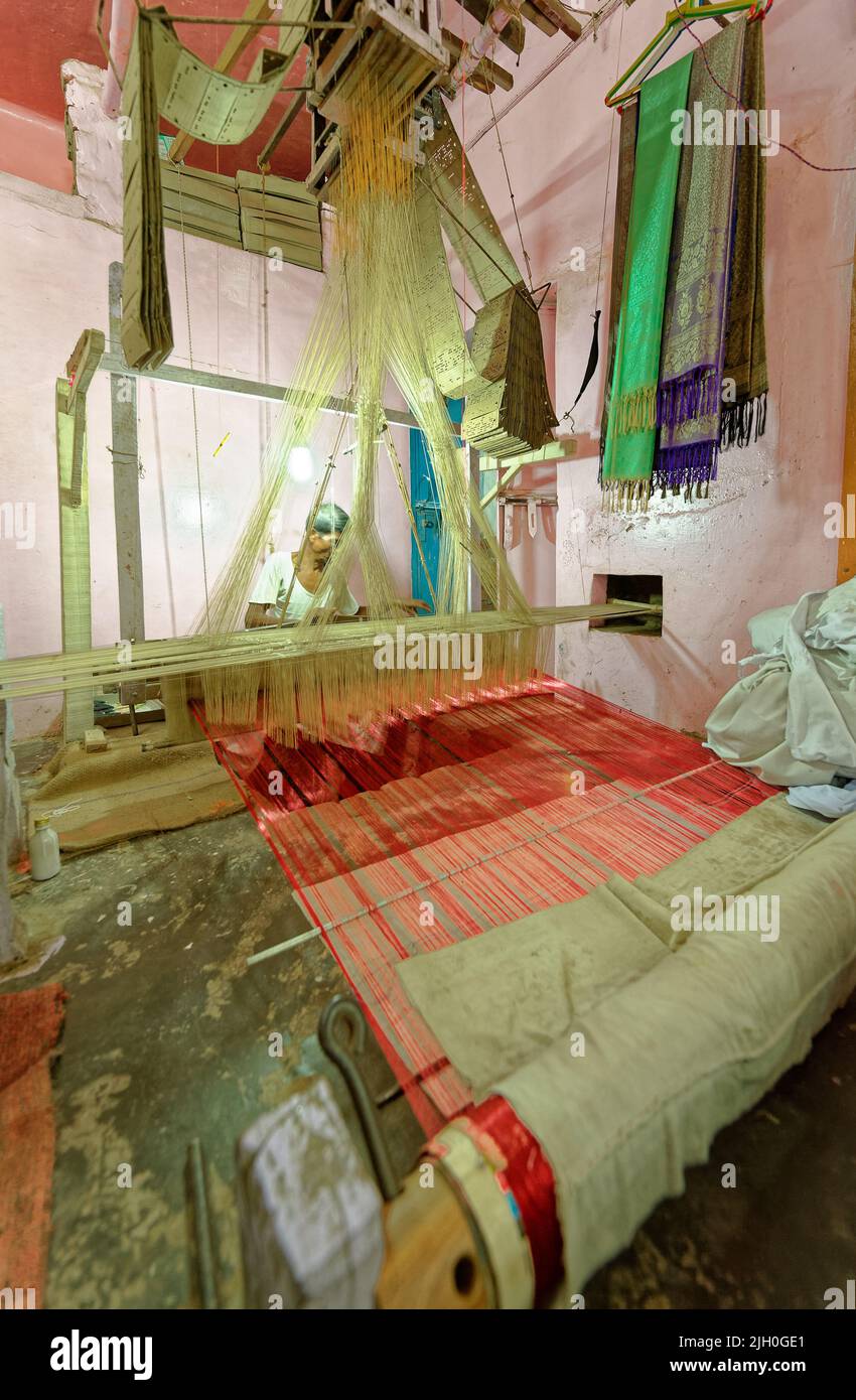 Saree weaving industry hi-res stock photography and images - Alamy