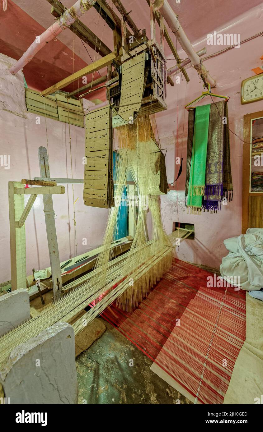 Saree weaving industry hi-res stock photography and images - Alamy