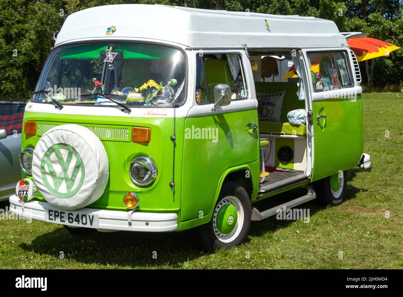 lime green two tone vintage Volkswagen Type 2 transporter Kombi or ...