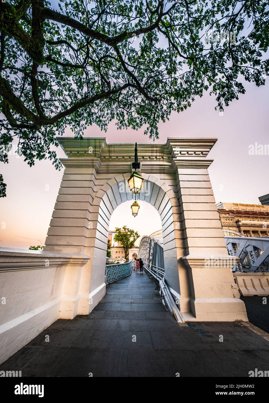 Pedestrian pathway beside Anderson Bridge at Marina bay, Singapore ...