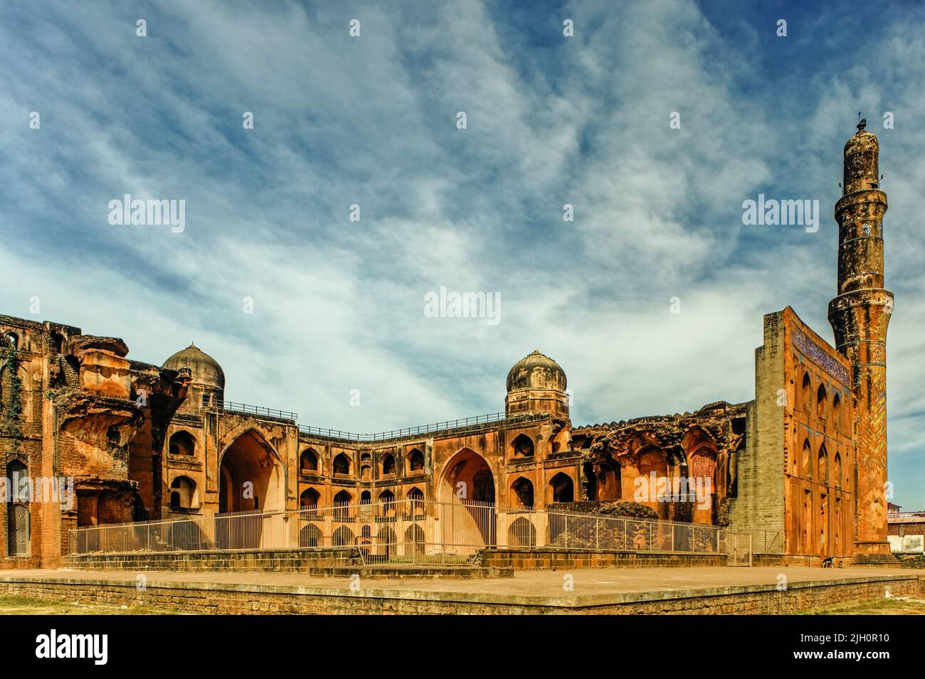 12 23 2010 Madrasa of khwaja mahmud gawan, ancient madrasa or Islamic ...