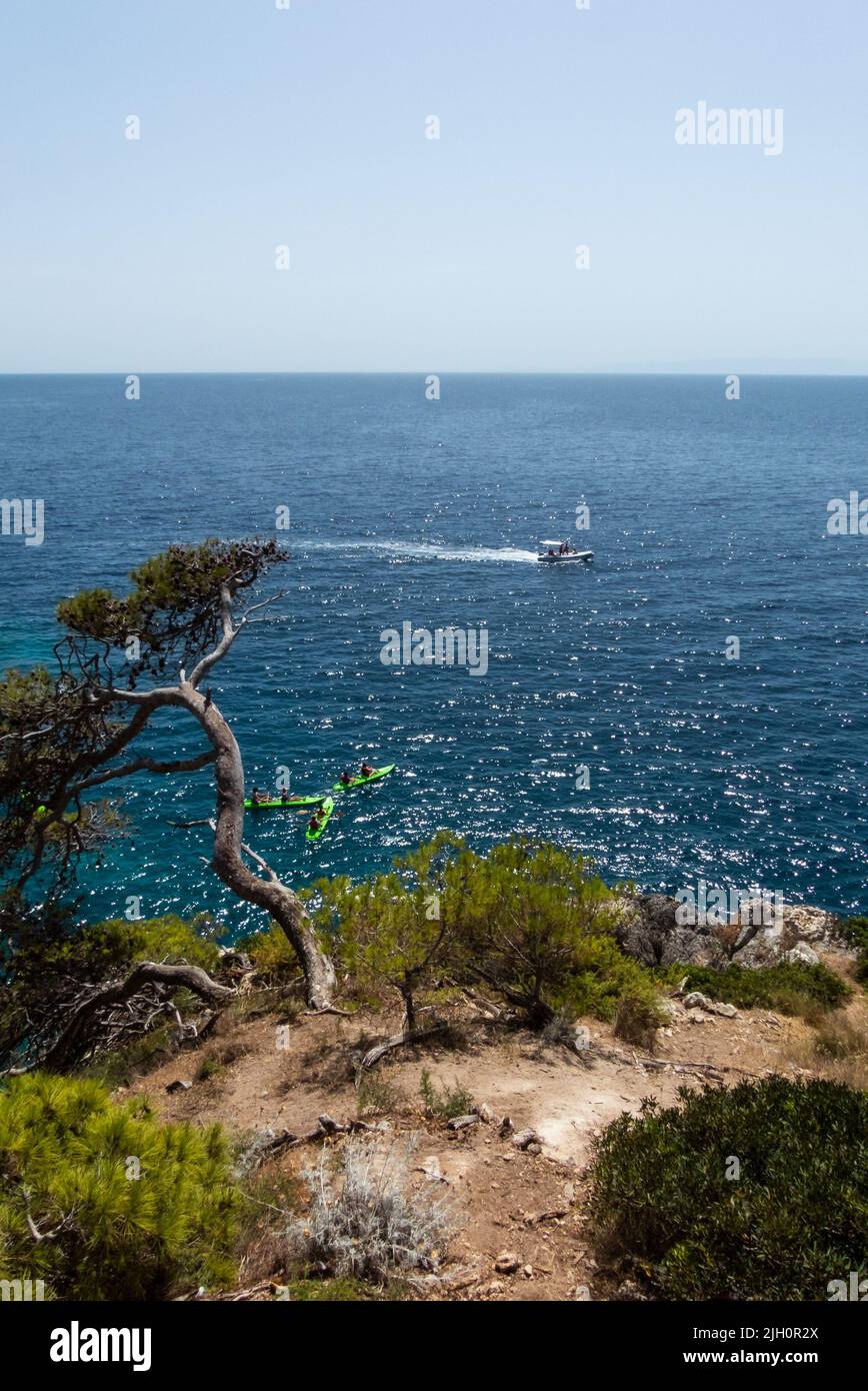 sea, cliffs and beaches in the Quakes islands with a Caribbean sea ...