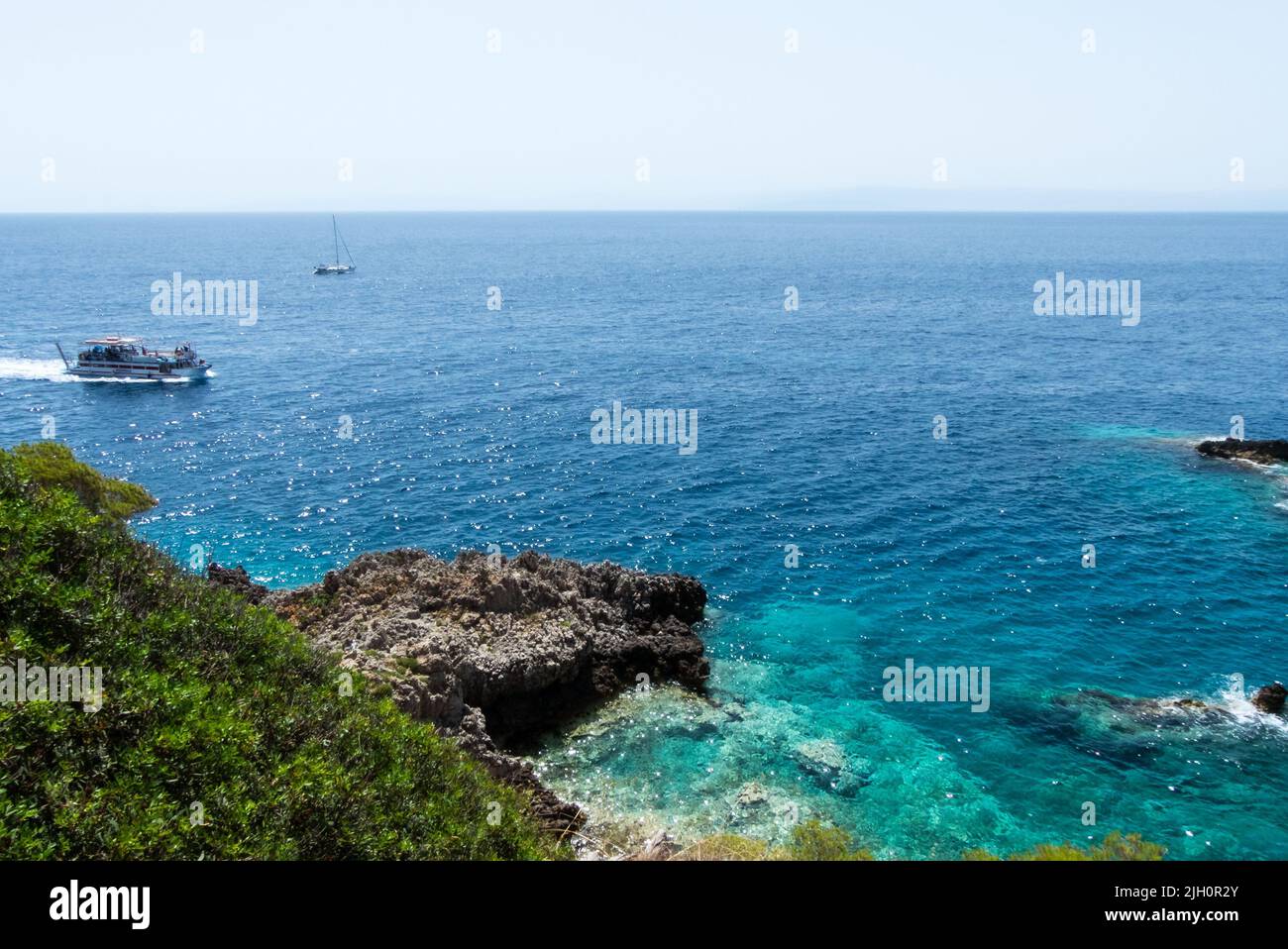 sea, cliffs and beaches in the Quakes islands with a Caribbean sea ...