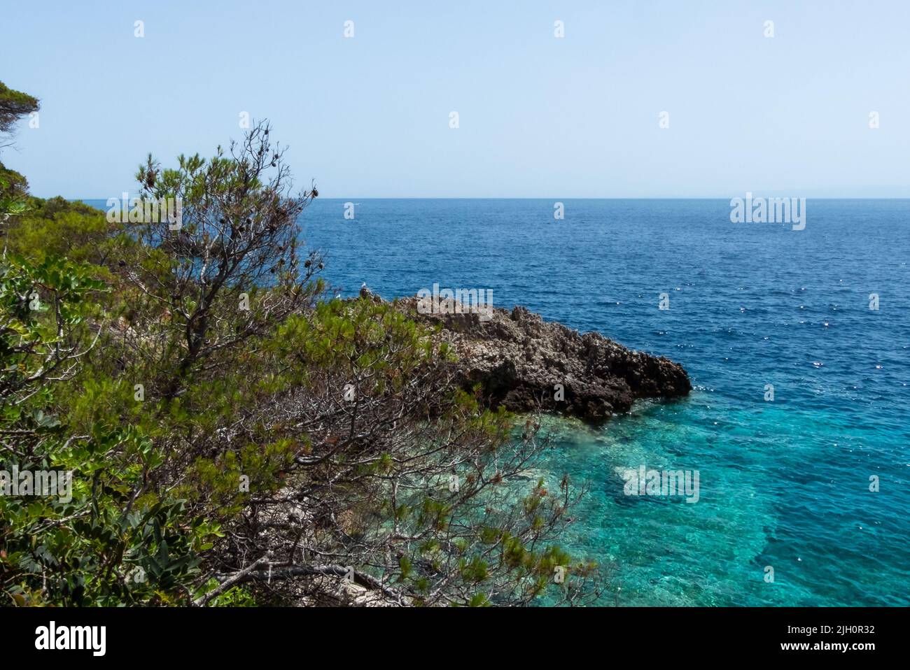 sea, cliffs and beaches in the Quakes islands with a Caribbean sea ...