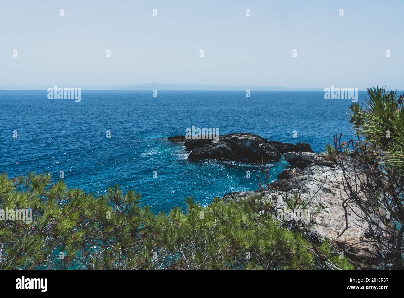 sea, cliffs and beaches in the Quakes islands with a Caribbean sea ...