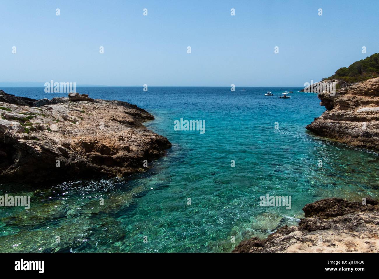 sea, cliffs and beaches in the Quakes islands with a Caribbean sea ...