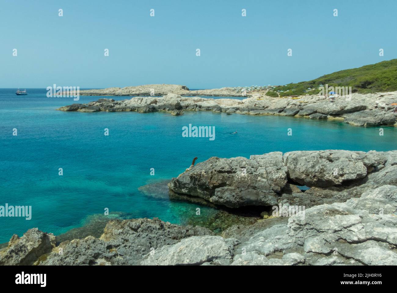 sea, cliffs and beaches in the Quakes islands with a Caribbean sea ...