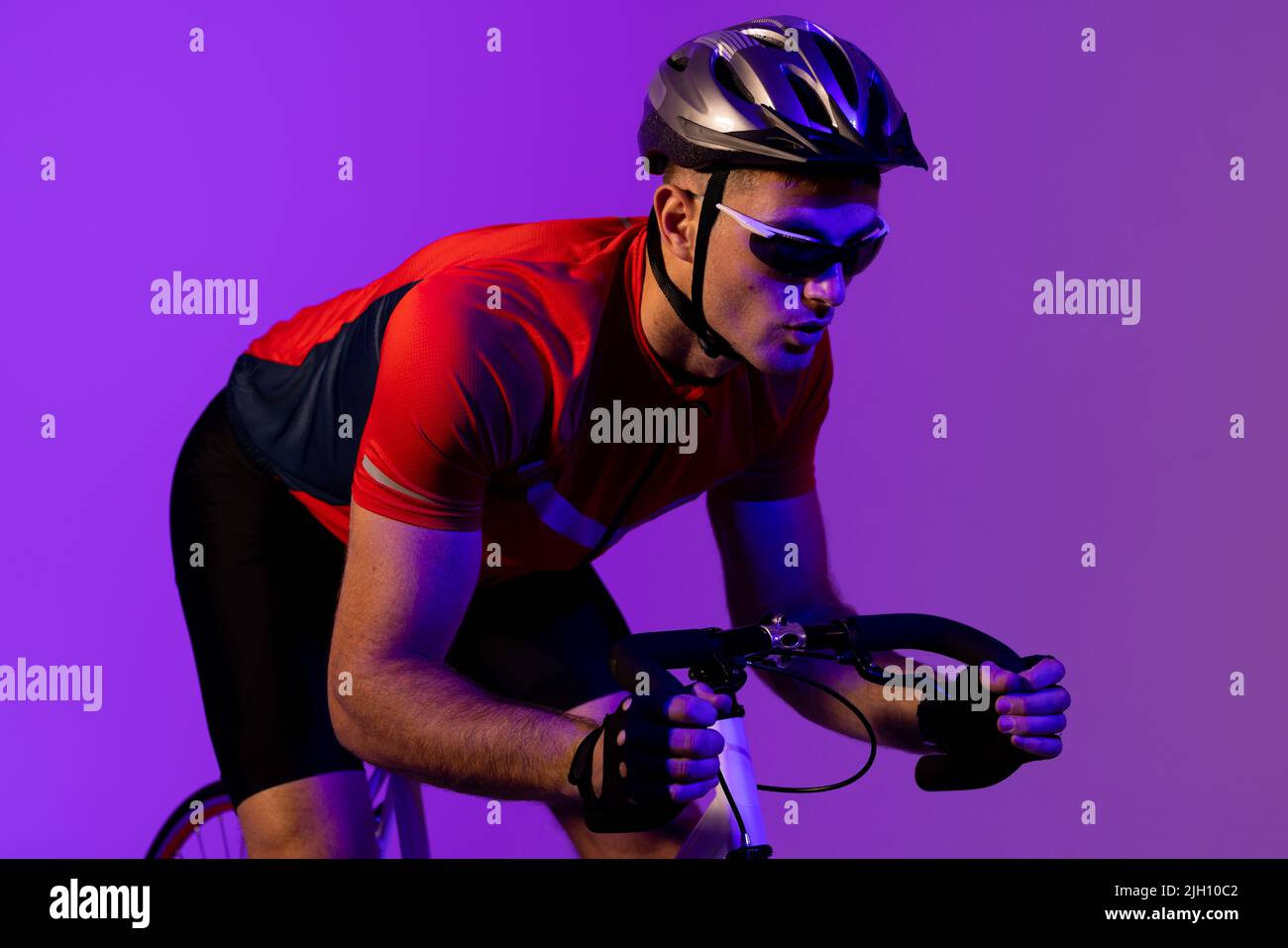 Pink cyclist hi-res stock photography and images - Alamy