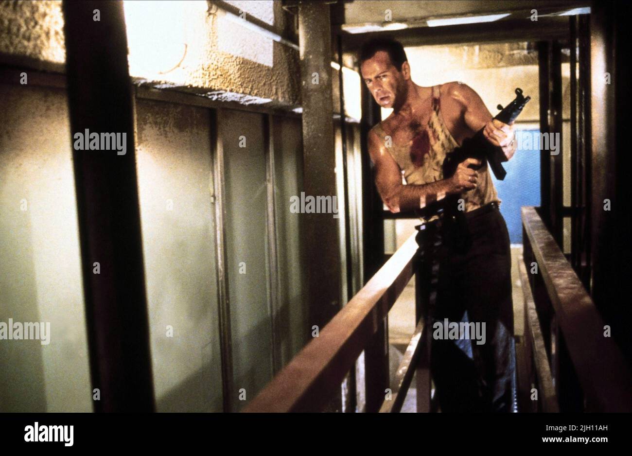 Die hard film 1988 hi-res stock photography and images - Alamy