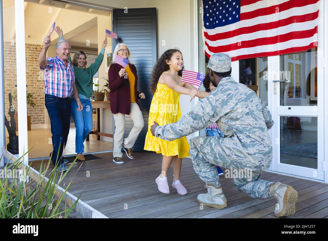Love in the army hi-res stock photography and images - Alamy