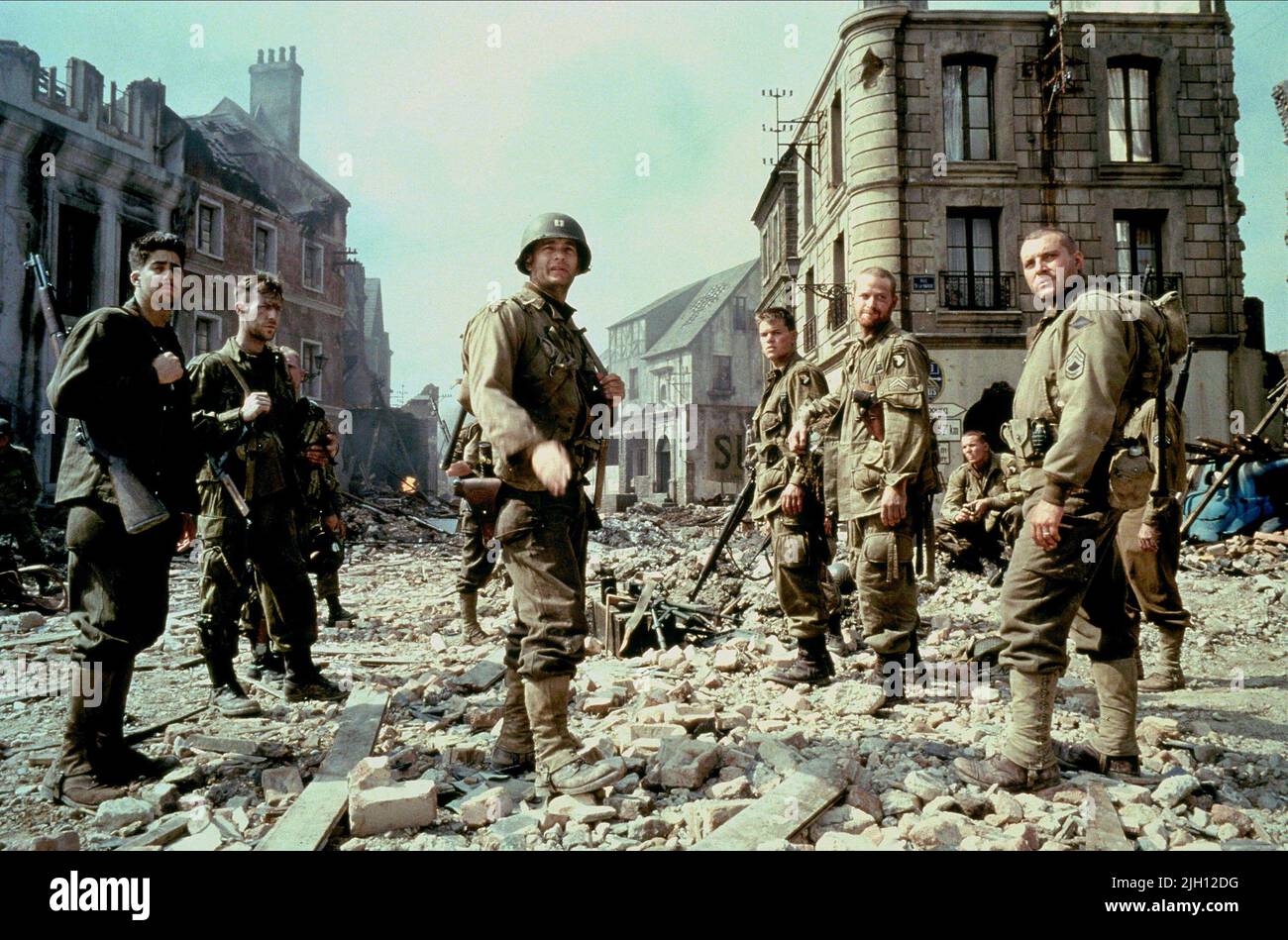 GOLDBERG,HANKS,DAMON,SIZEMORE, SAVING PRIVATE RYAN, 1998 Stock Photo ...