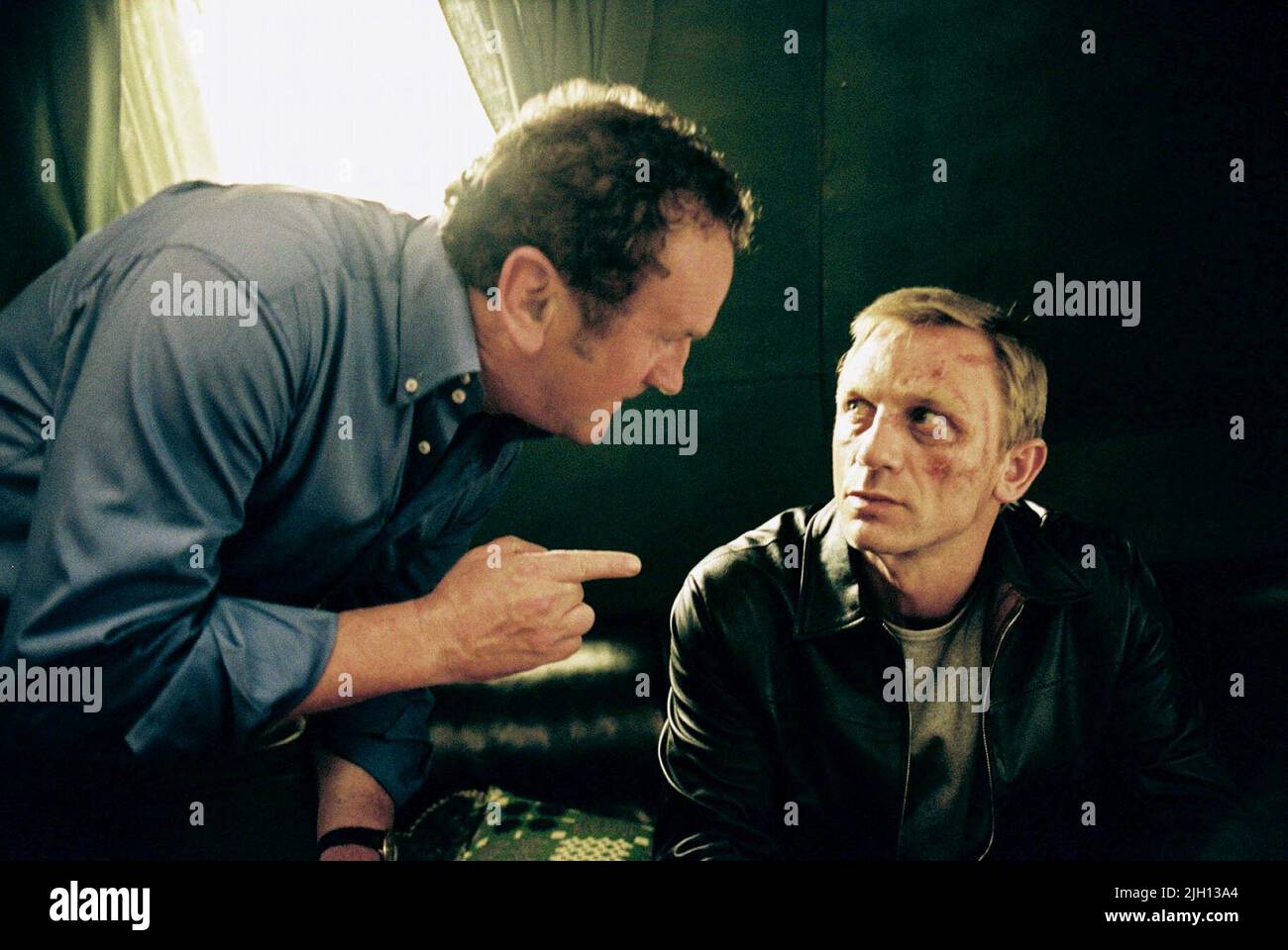Layer cake daniel craig hi-res stock photography and images - Alamy