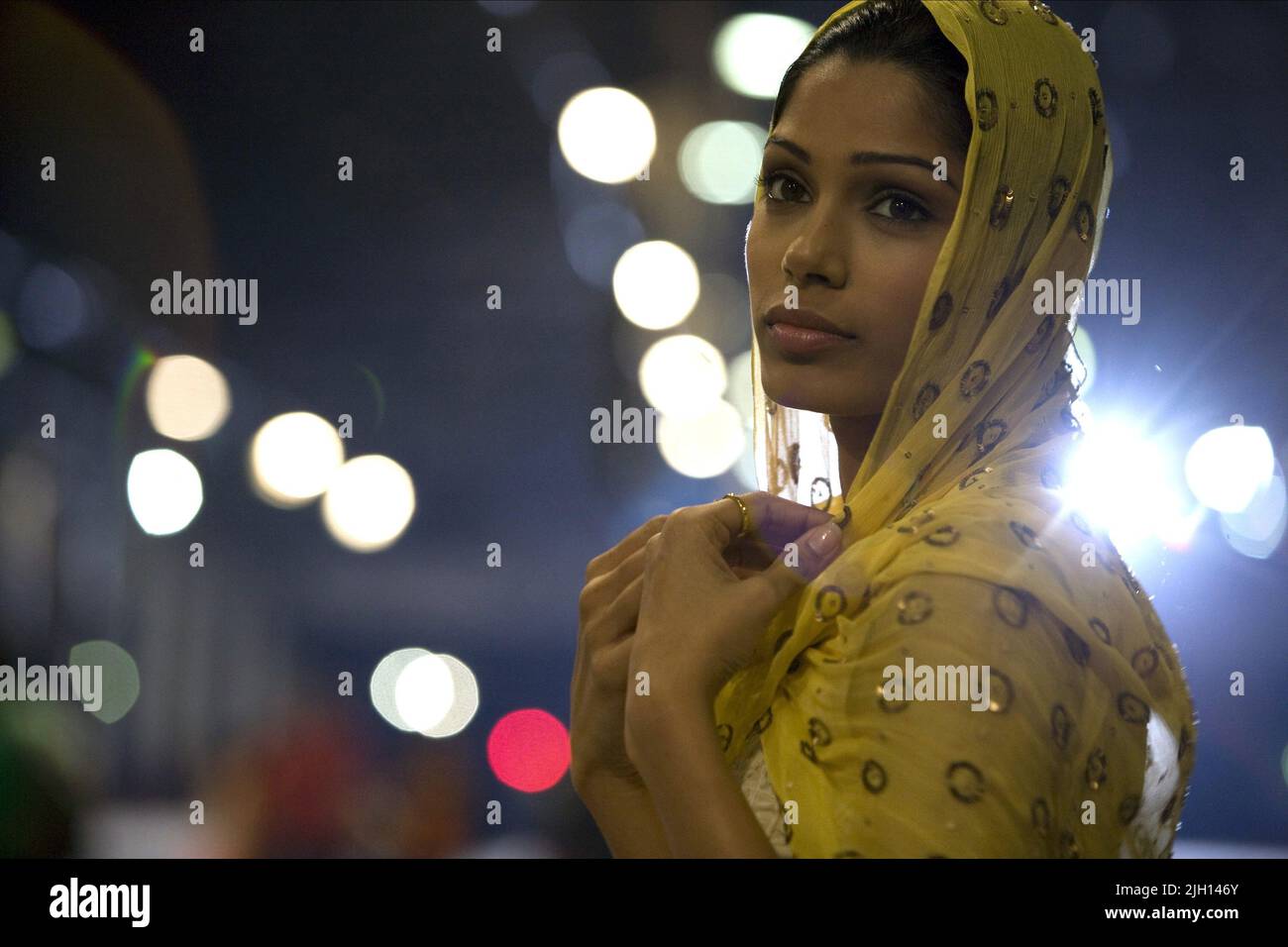 FREIDA PINTO, SLUMDOG MILLIONAIRE, 2008 Stock Photo - Alamy