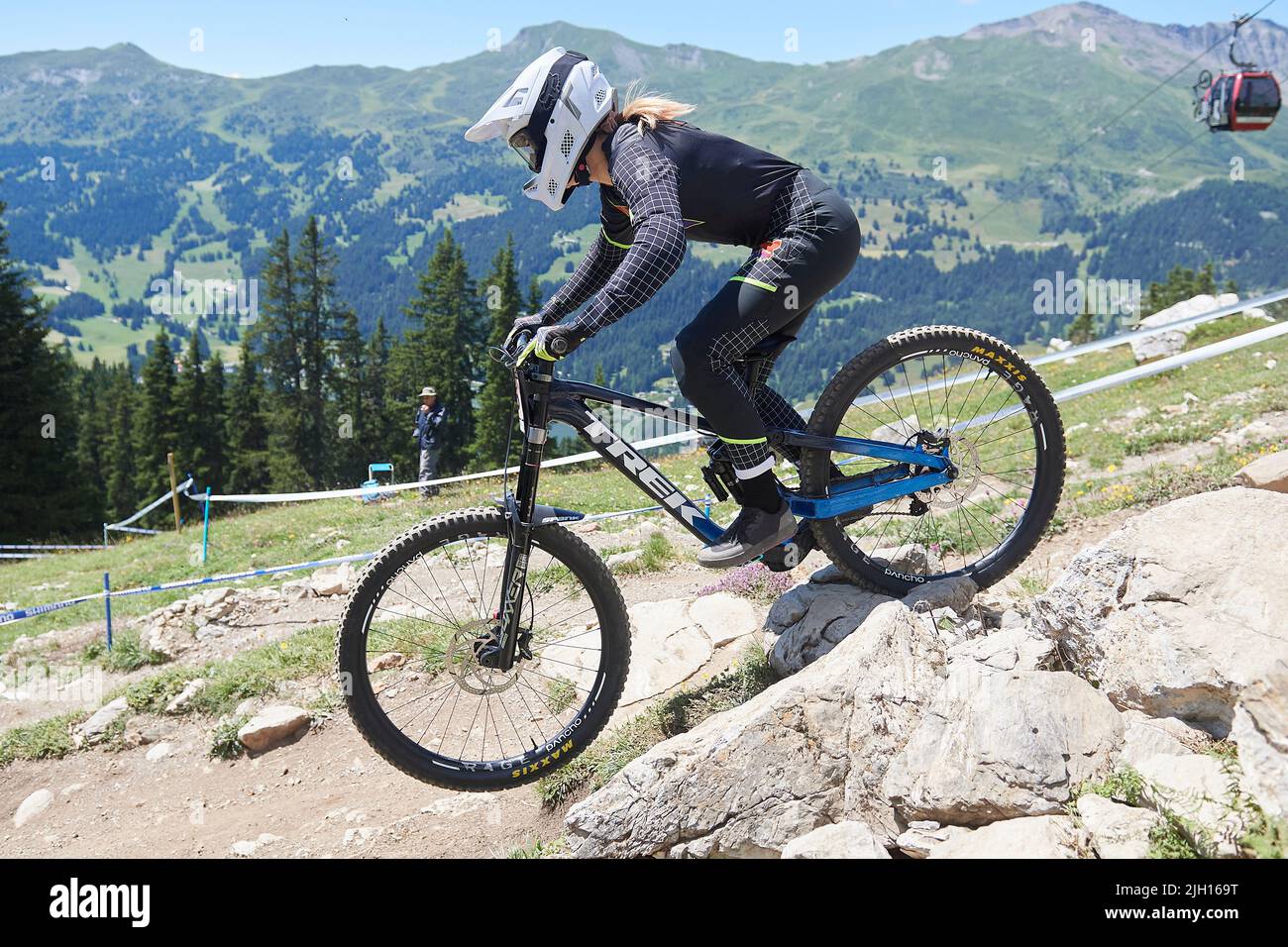 Lenzerheide, Schweiz. 8. Juli 2022. Anna Charlotte Germann während der Downhill Qualifikation ...
