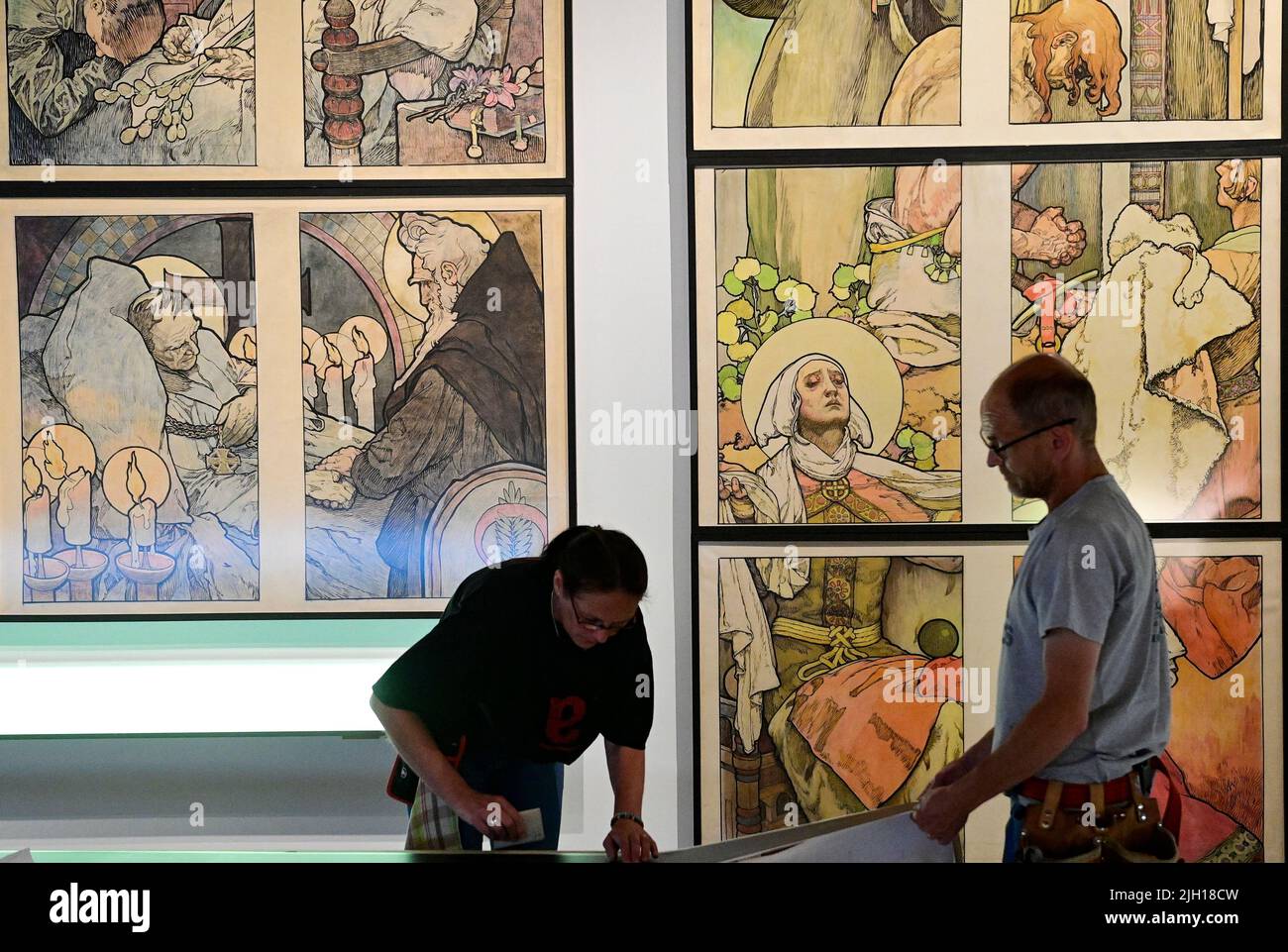 Alphonse mucha family hi-res stock photography and images - Alamy