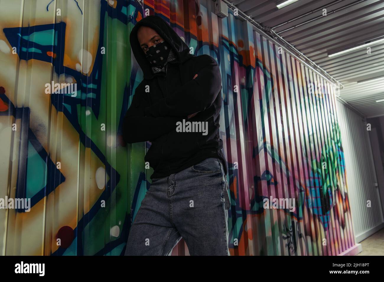 Graffiti art crime wall garage hi-res stock photography and images - Alamy