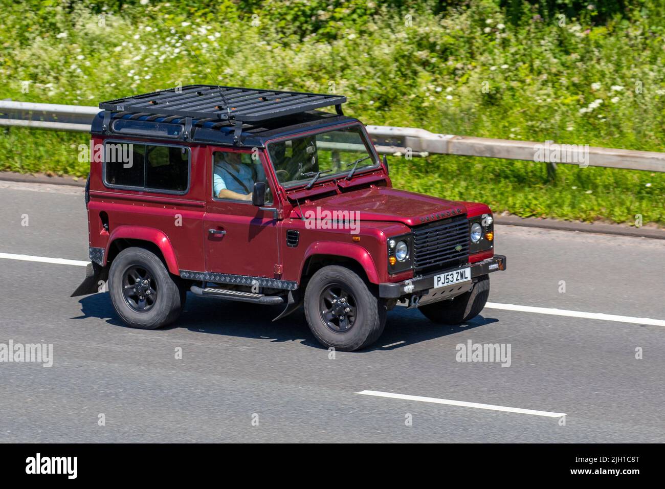 2003 red land rover defender hi-res stock photography and images - Alamy
