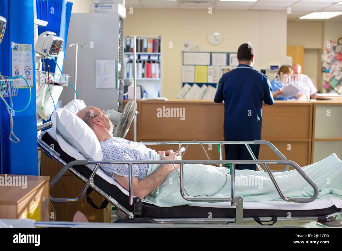 Nhs hospital bed private hi-res stock photography and images - Alamy