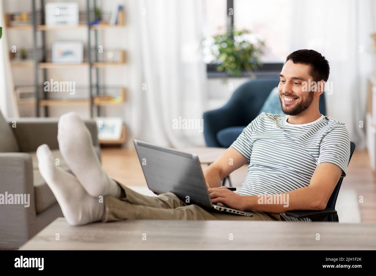 Office man feet table hi-res stock photography and images - Alamy