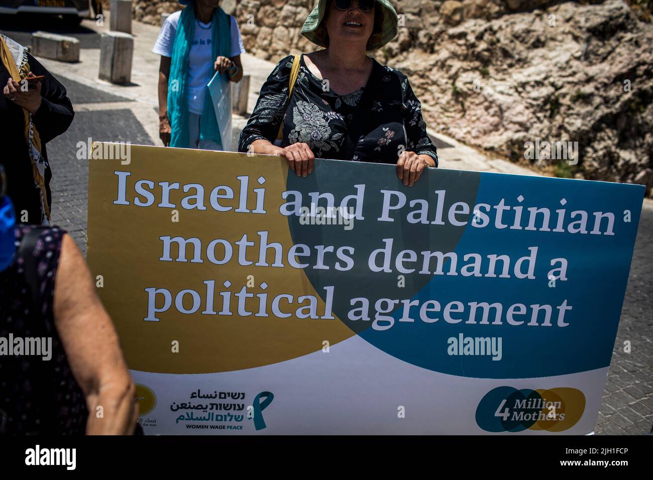 Jerusalem, Israel. 14th Aug, 2022. Israeli and Palestinian women take ...
