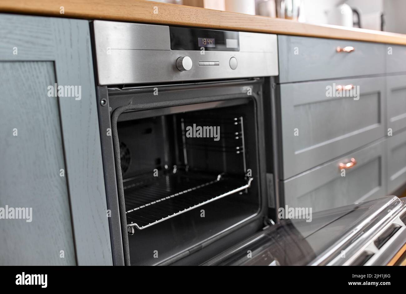 Open oven hi-res stock photography and images - Alamy