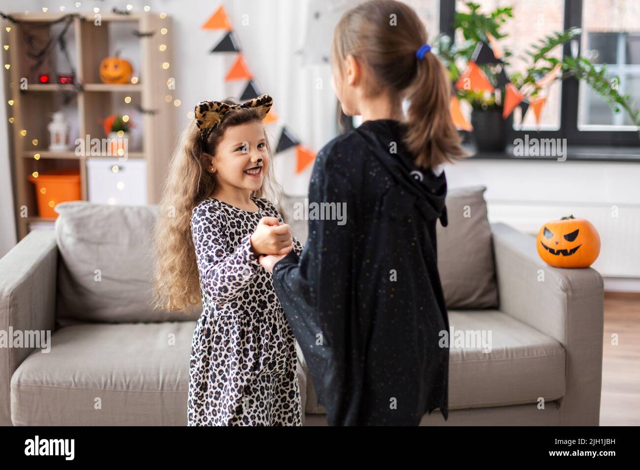 Halloween dancing hi-res stock photography and images - Alamy