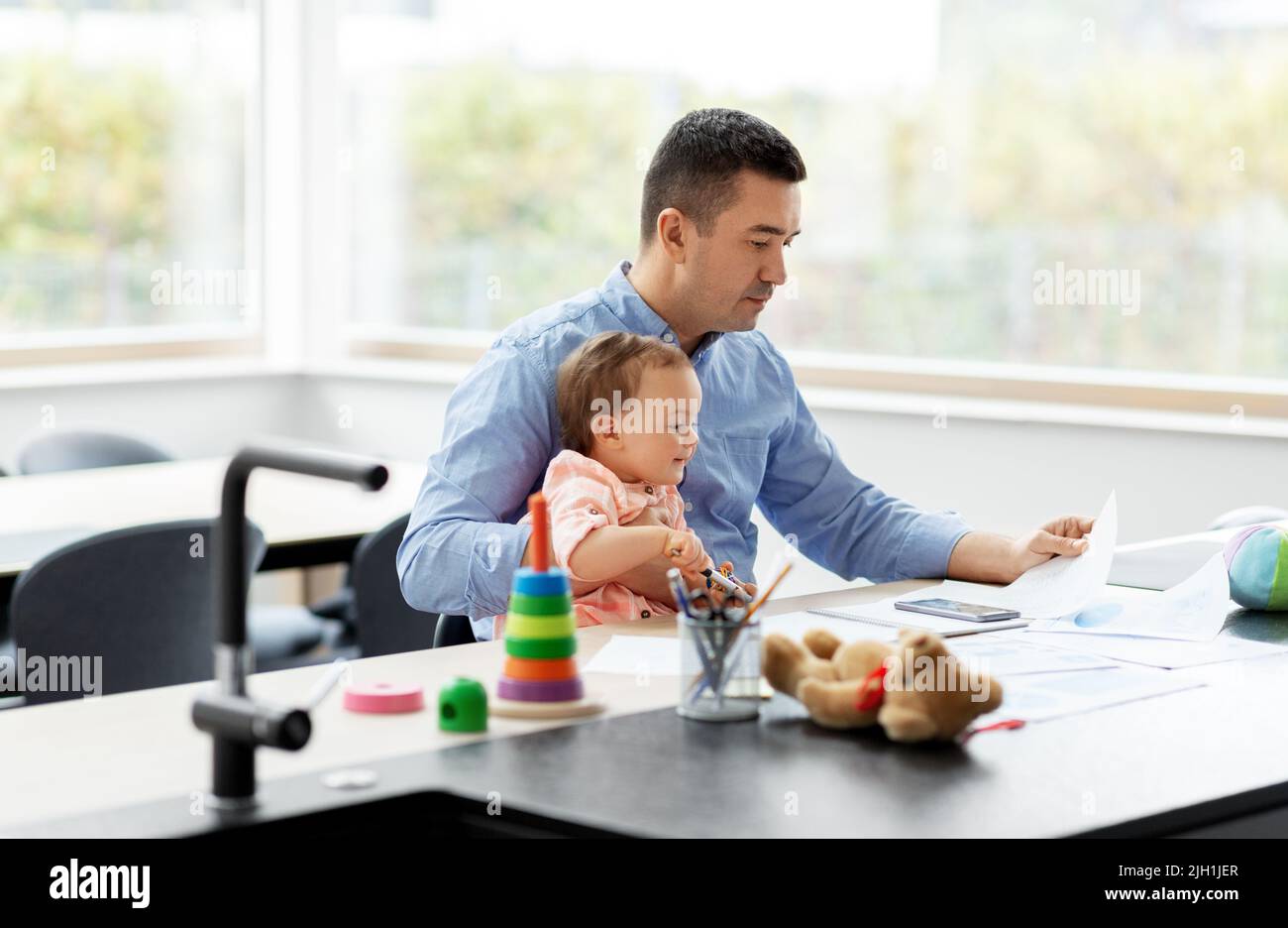 Father child work office hi-res stock photography and images - Alamy