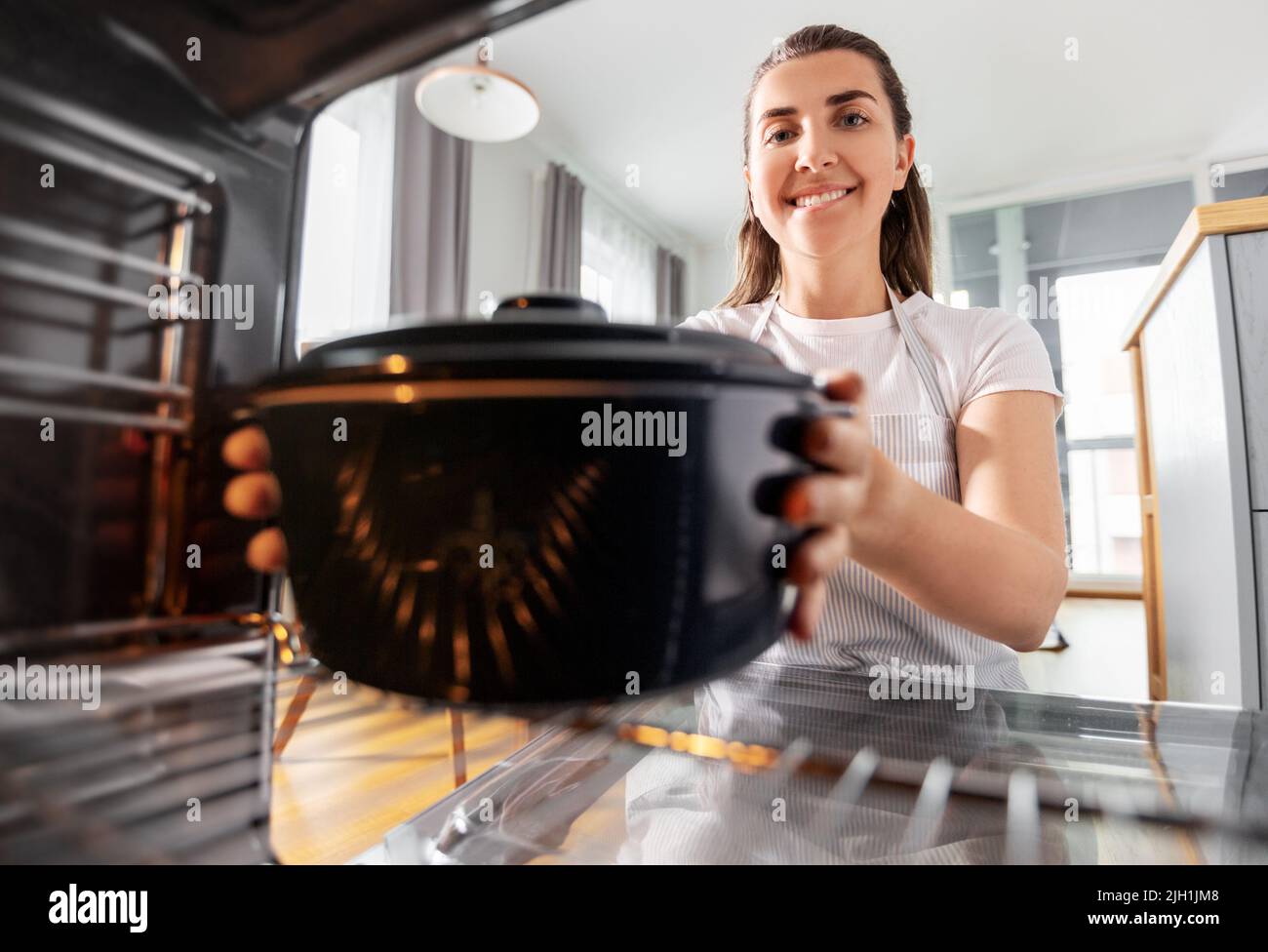 Food in the oven pot hi-res stock photography and images - Alamy
