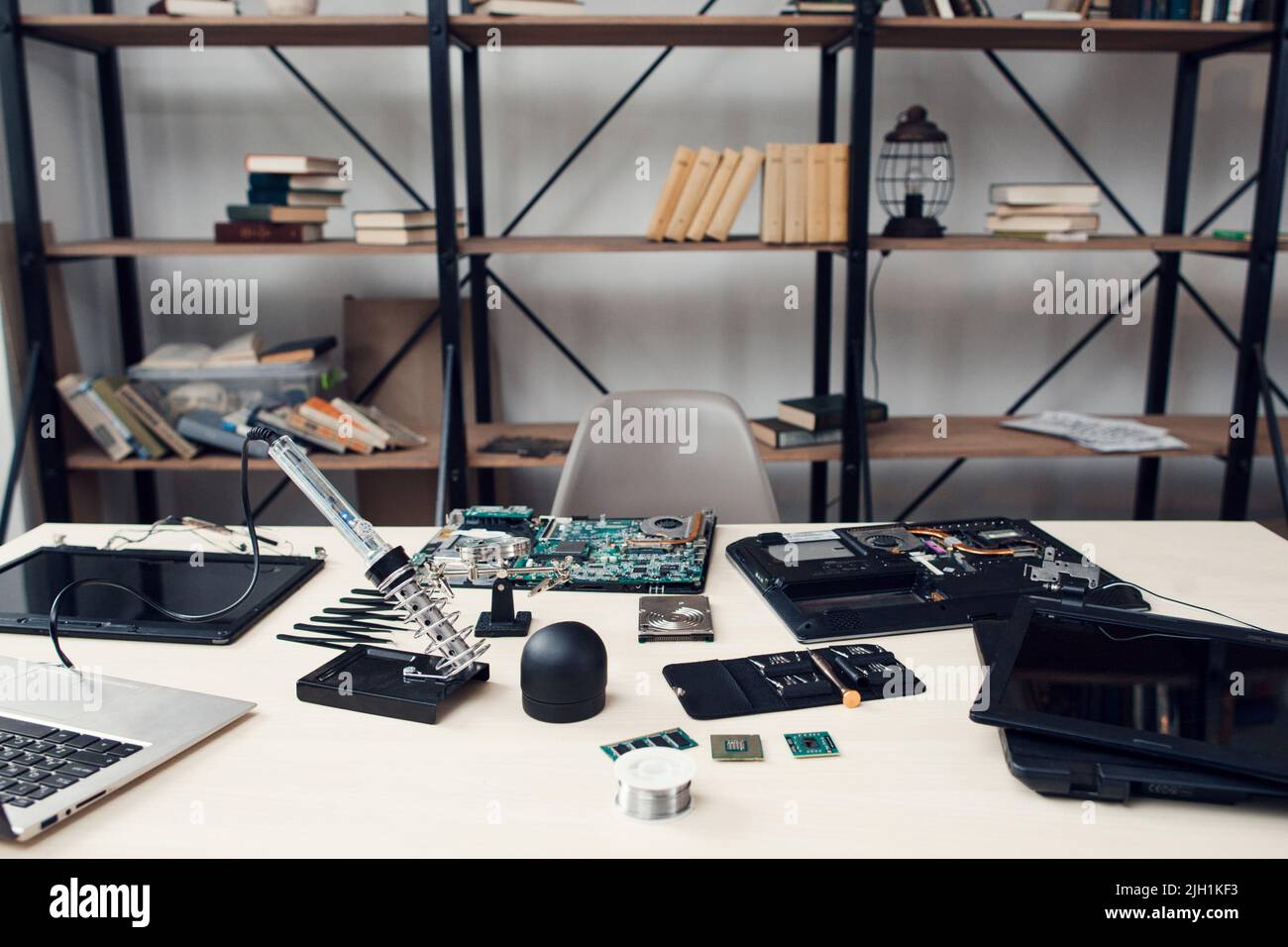 Electronic repair shop, engineer workplace Stock Photo - Alamy
