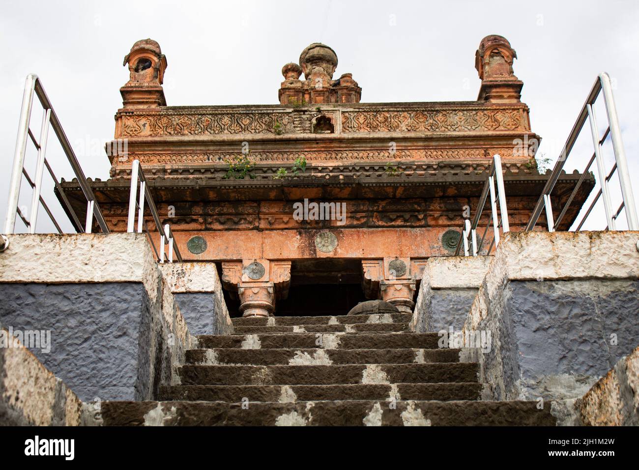 Hindu temples, god, stone carving, traditional Stock Photo - Alamy