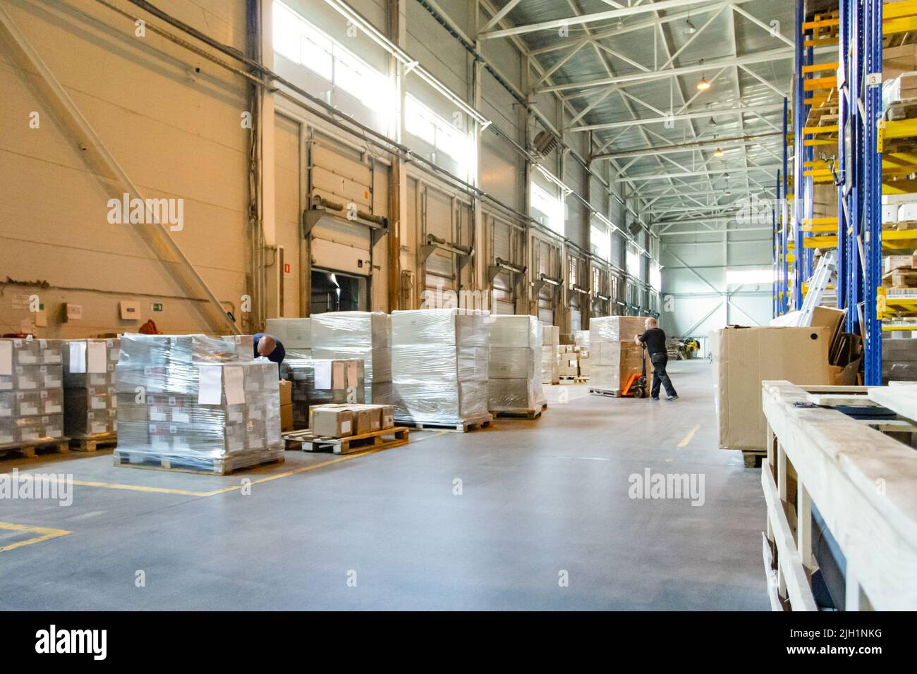 Truck ramps hi-res stock photography and images - Alamy